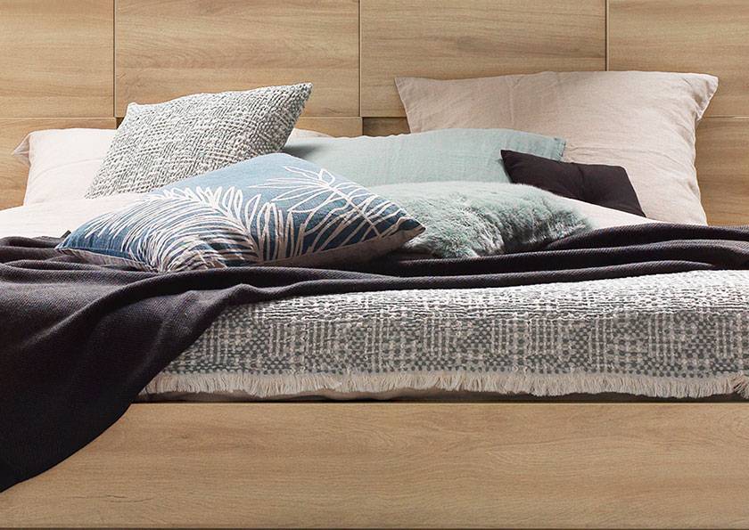 Mervent bed | Gautier Furniture